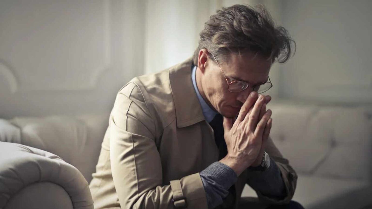 7 Signs in His Home That Reveal a Man's Life Is Falling Apart