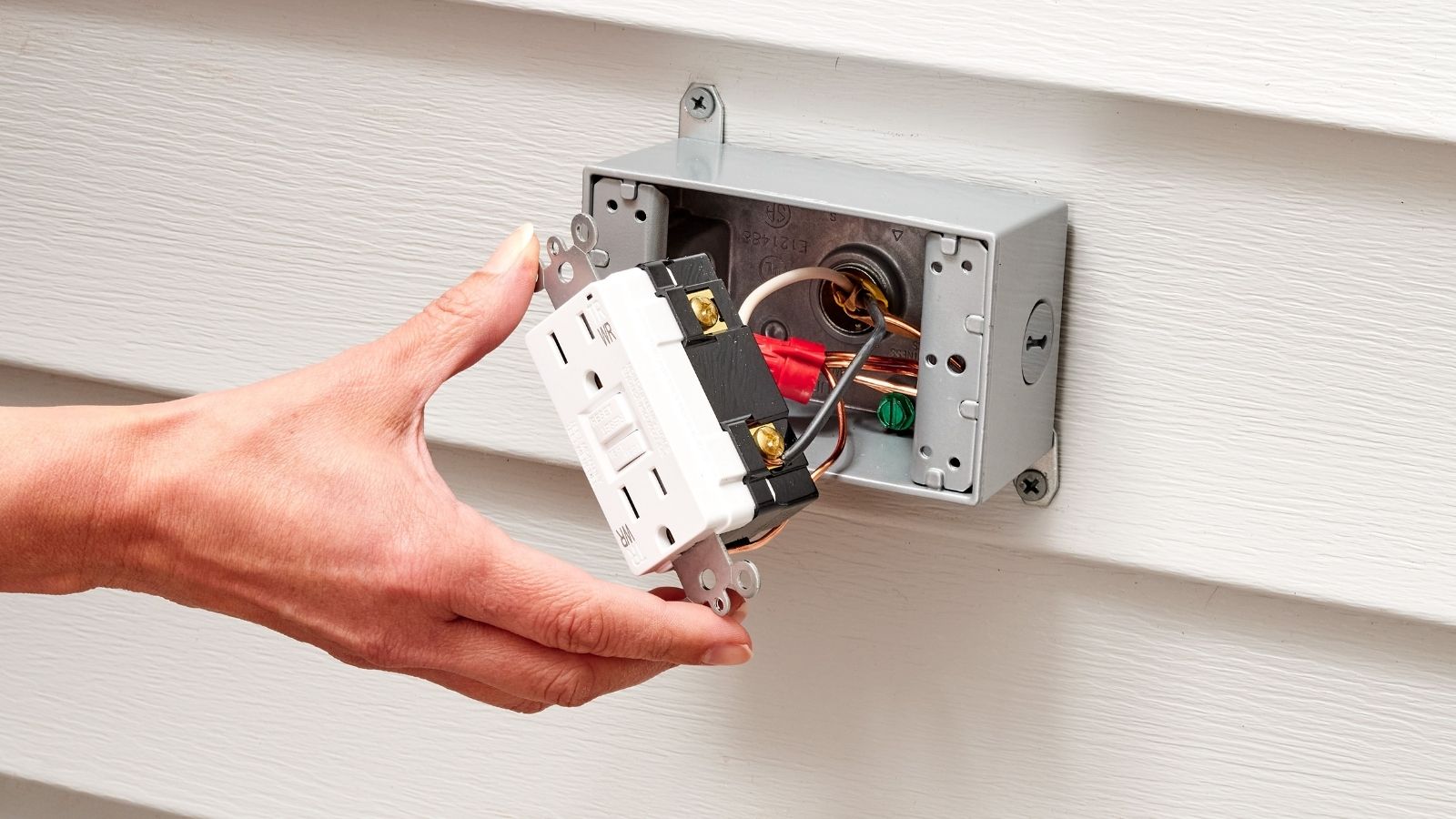 DIY Electrical Mistake That Can Burn Down Your Home