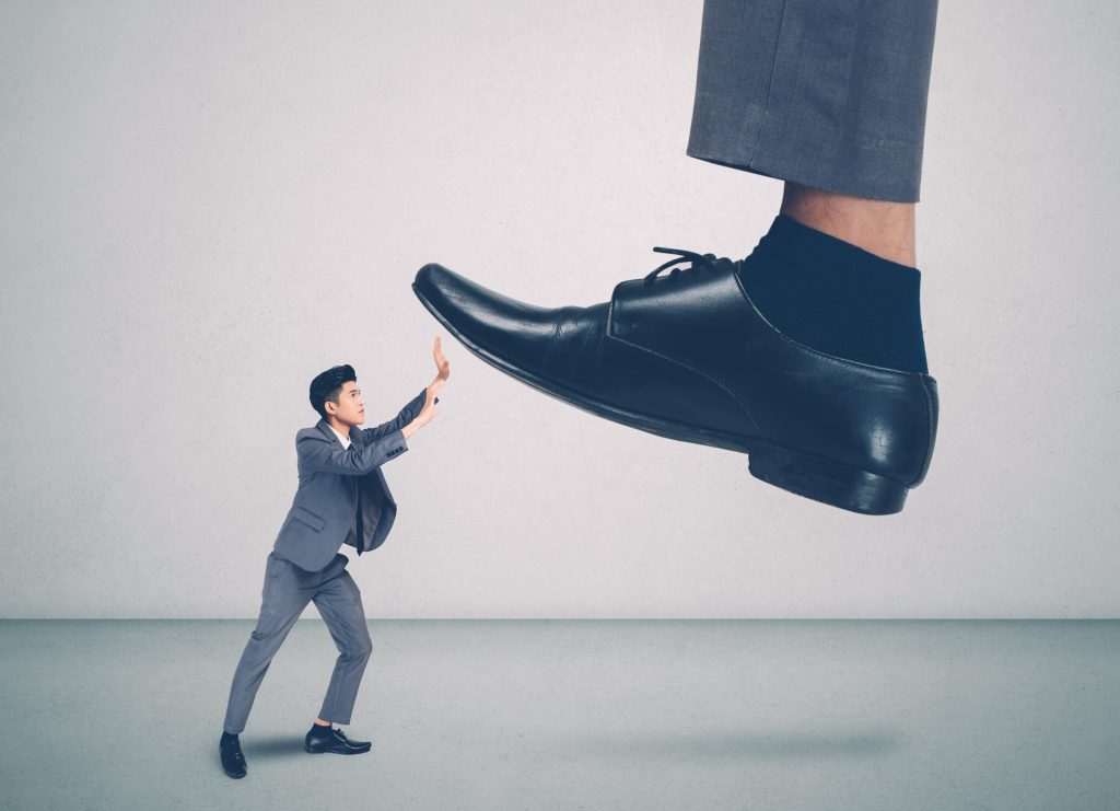 8 Toxic Workplace Behaviors Bosses Pretend Are Normal - Crafting Your Home