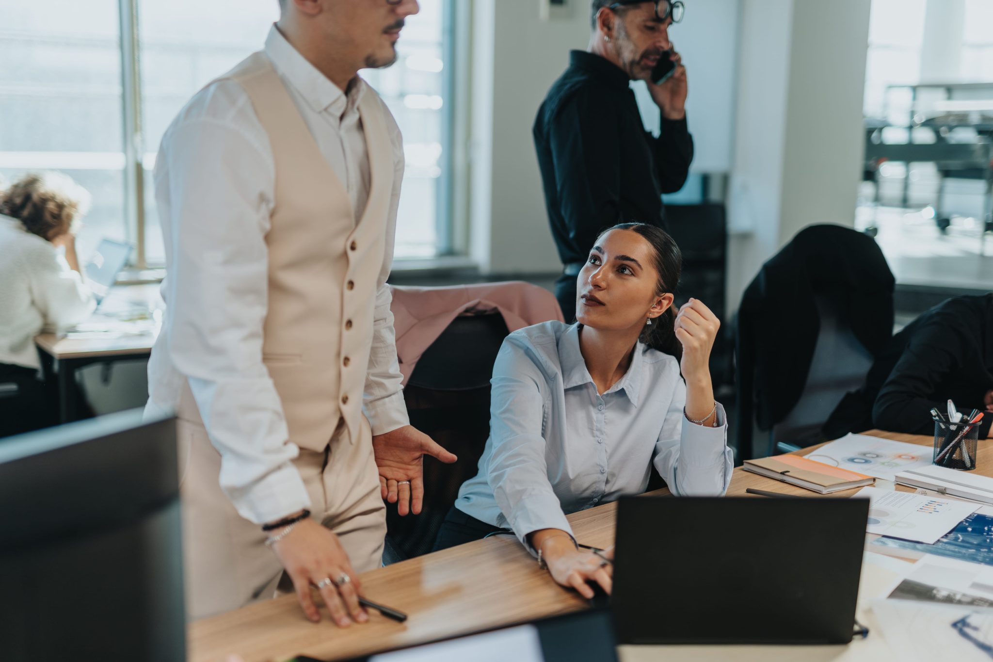 8 Toxic Workplace Behaviors Bosses Pretend Are Normal - Crafting Your Home