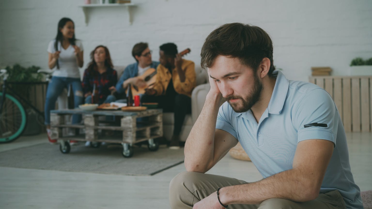 9 Behaviors That Can Warn You About a Troubled Mind - Crafting Your Home